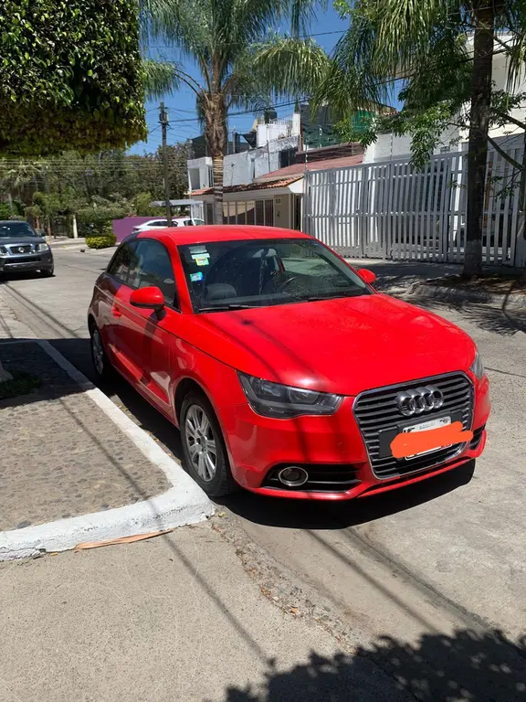 Audi A1 Cool S-Tronic usado (2014) color Rojo precio $199,999