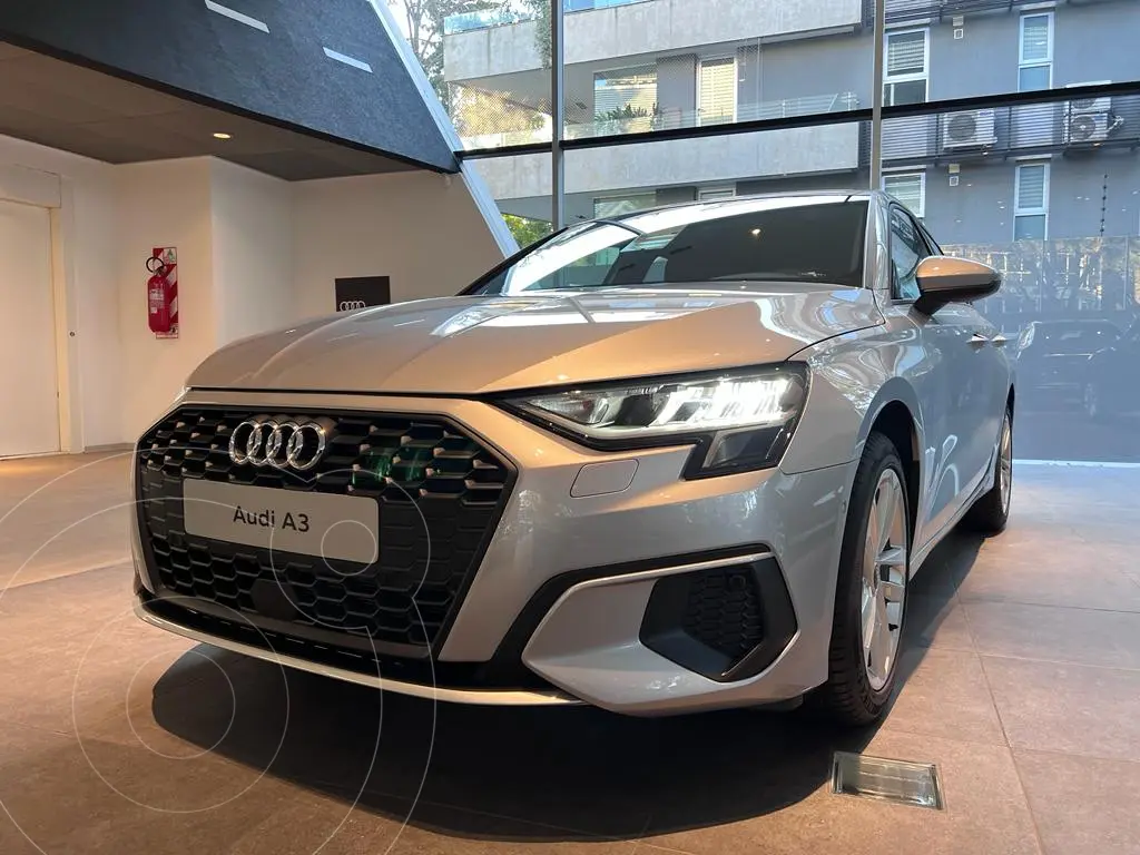 Audi A3 Sportback 35 TFSi nuevo color Blanco precio u$s45.500