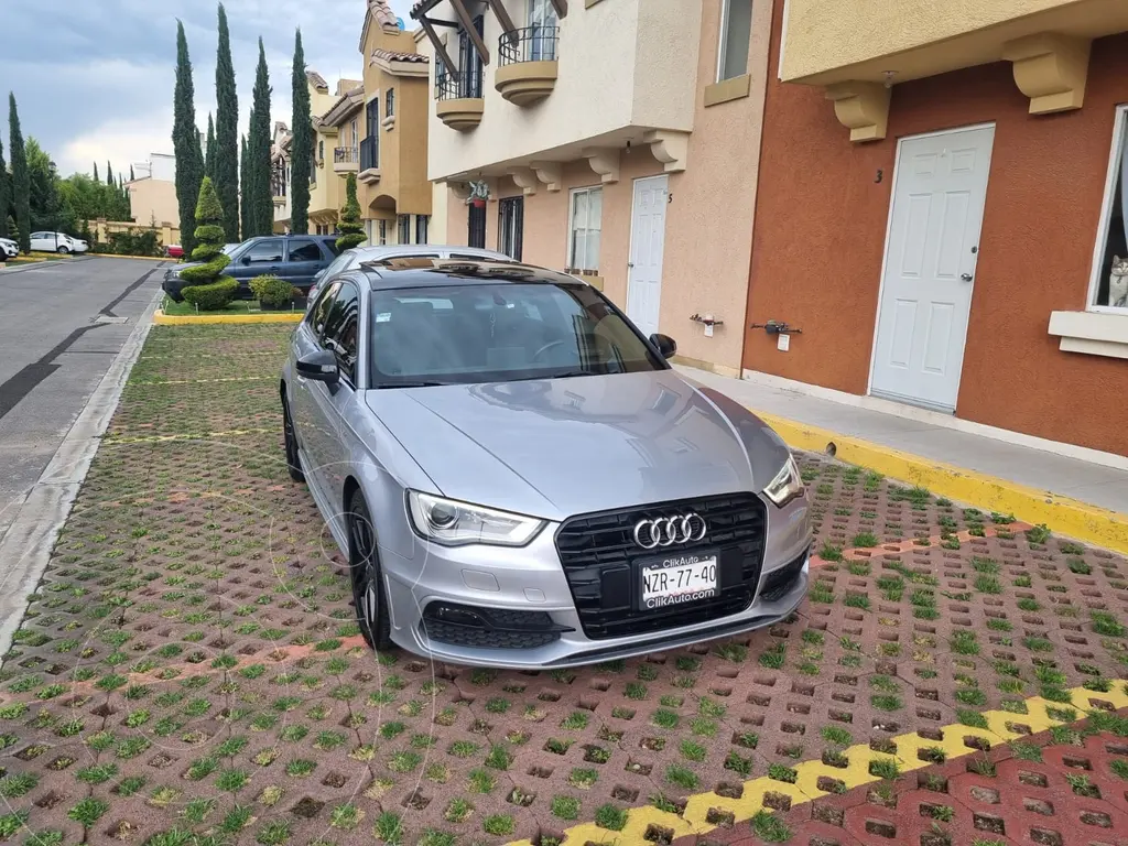 Audi A3 1.8L S-Line usado (2015) color Plata precio $275,000