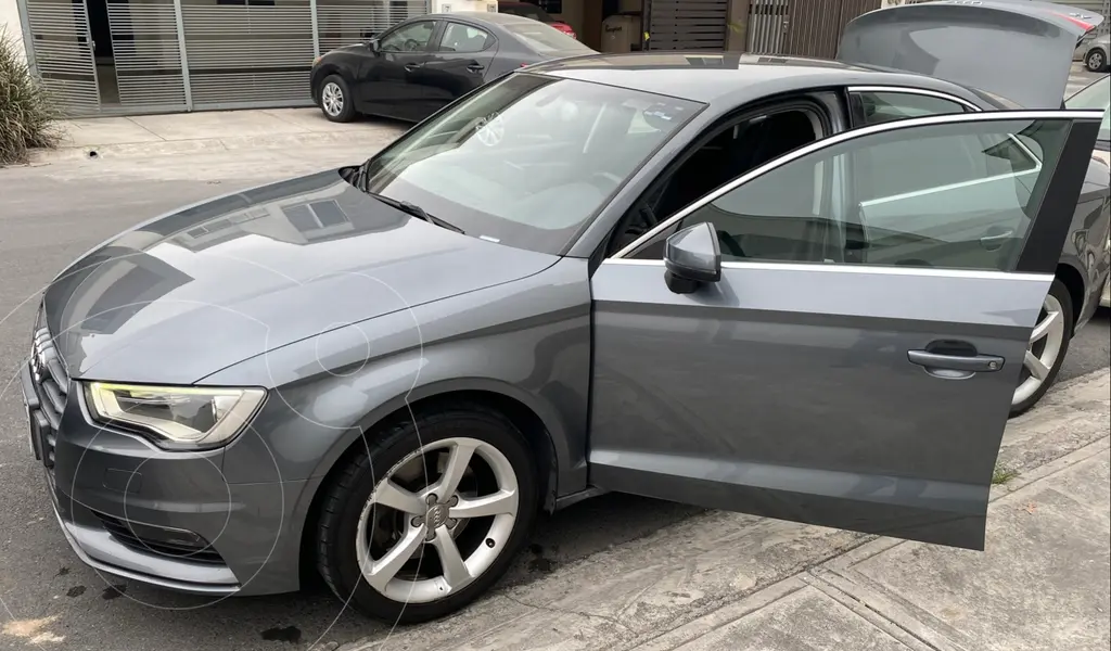 Audi A3 1.8L Ambiente usado (2014) color Gris precio $232,000