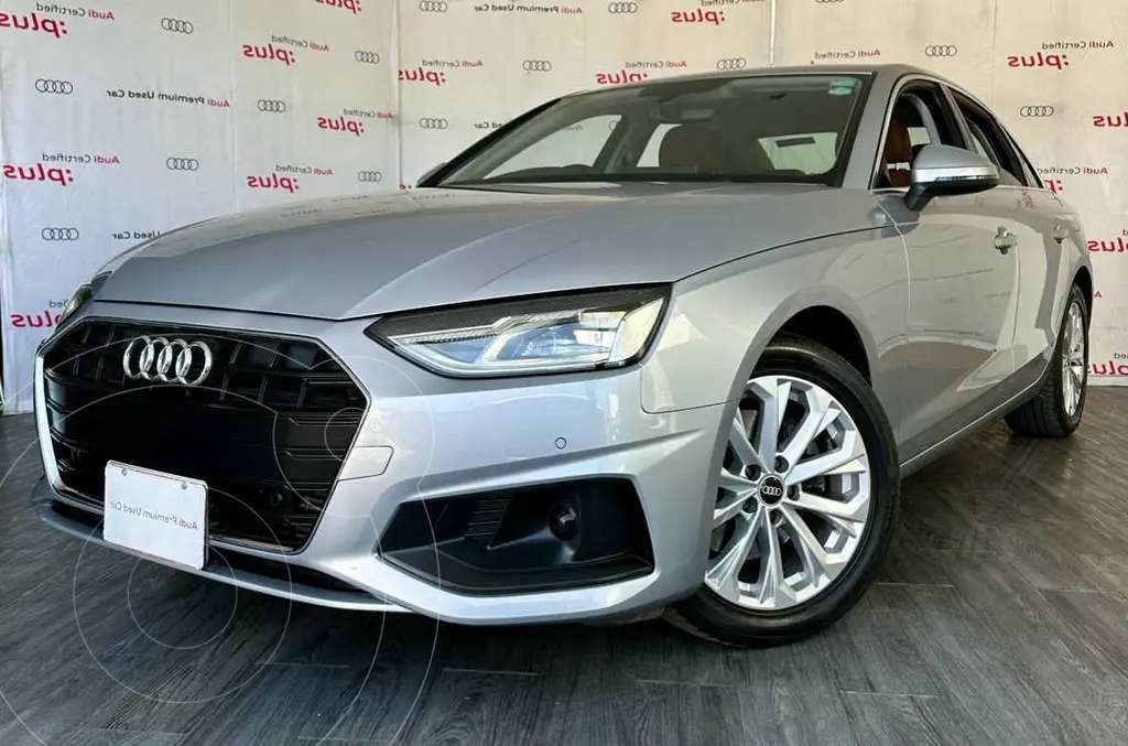 Audi A4 2.0 T Dynamic (190hp) usado (2021) color Plata precio $598,000