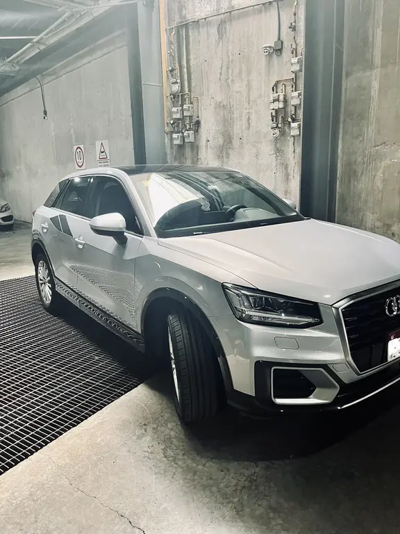 Audi Q2 1.4L T Select usado (2020) color Plata Metalico precio $509,000