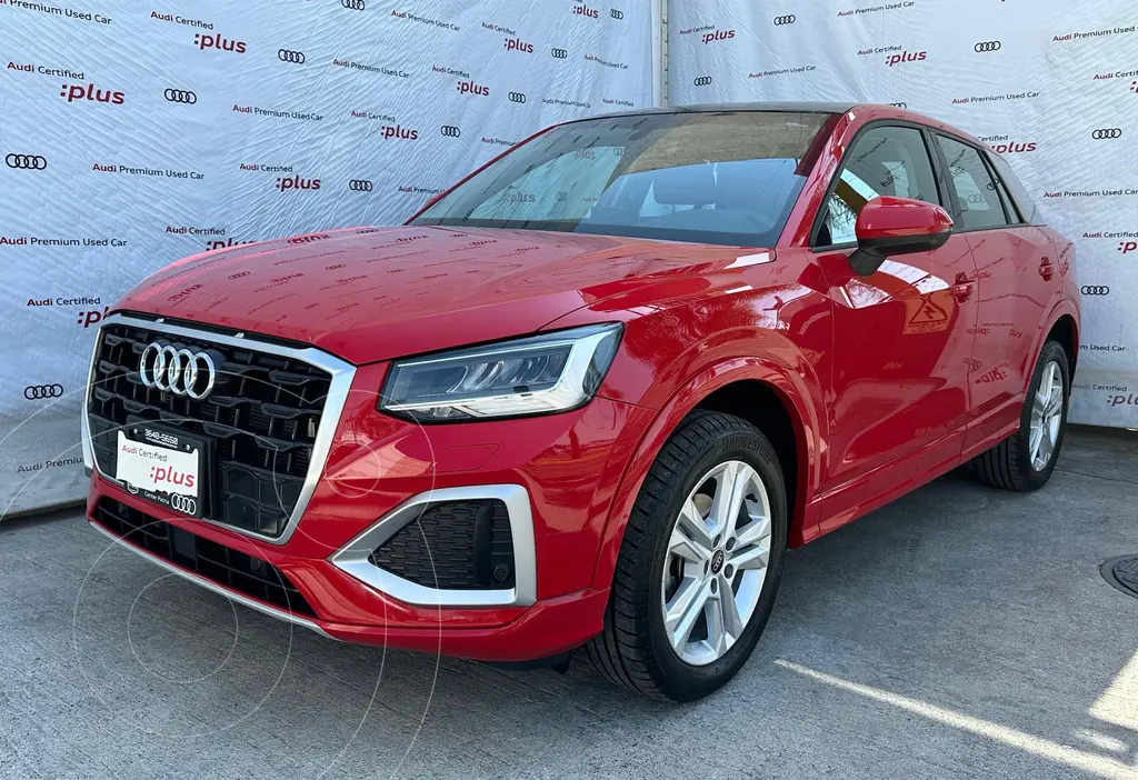Audi Q2 35 TFSI Select usado (2024) color Rojo precio $573,000