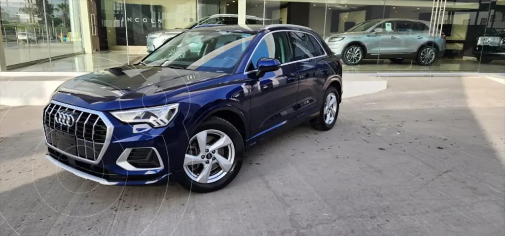 Audi Q3 40 TFSI Select usado (2022) color Azul Marino precio $650,000