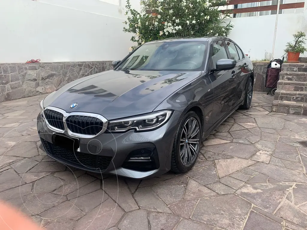 BMW Serie 3 330i M Sport usado (2021) color Gris Grafito precio $38.000.000