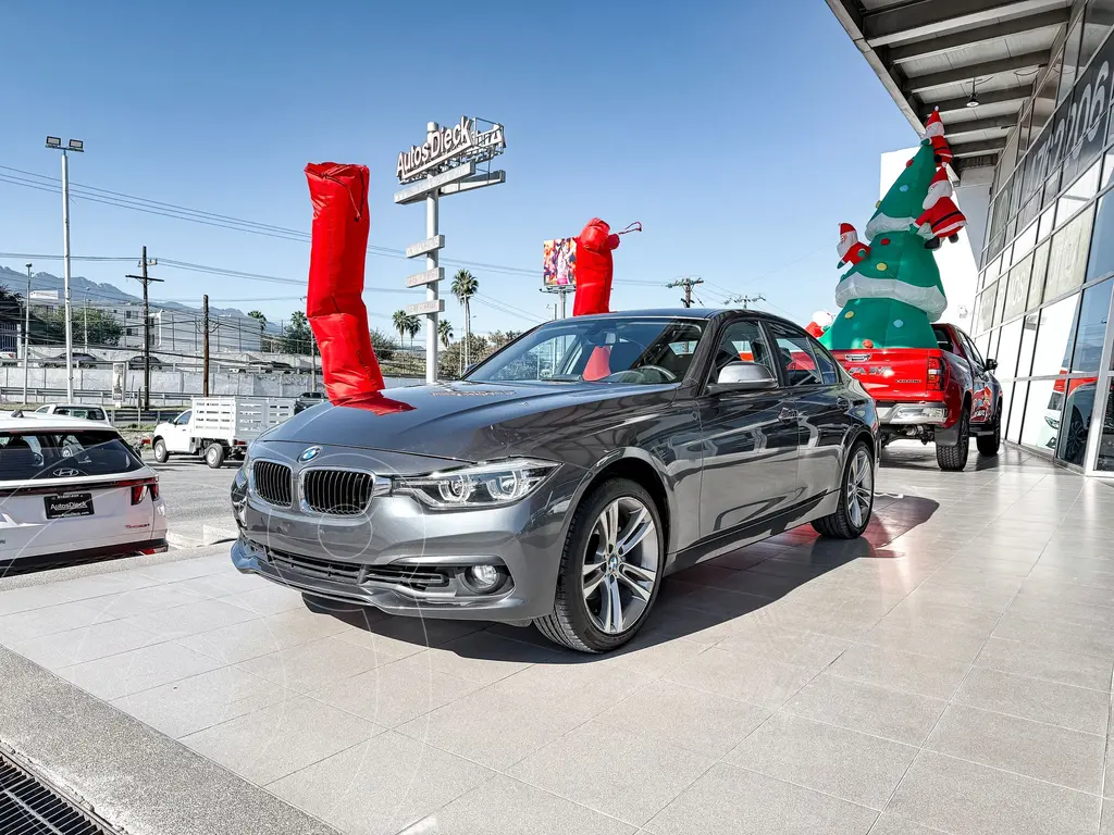 BMW Serie 3 320iA usado (2017) color Gris Oscuro precio $279,000