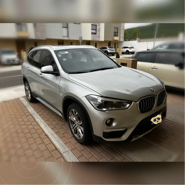 BMW X1 sDrive 20iA X Line usado (2019) color Plata precio $470,000