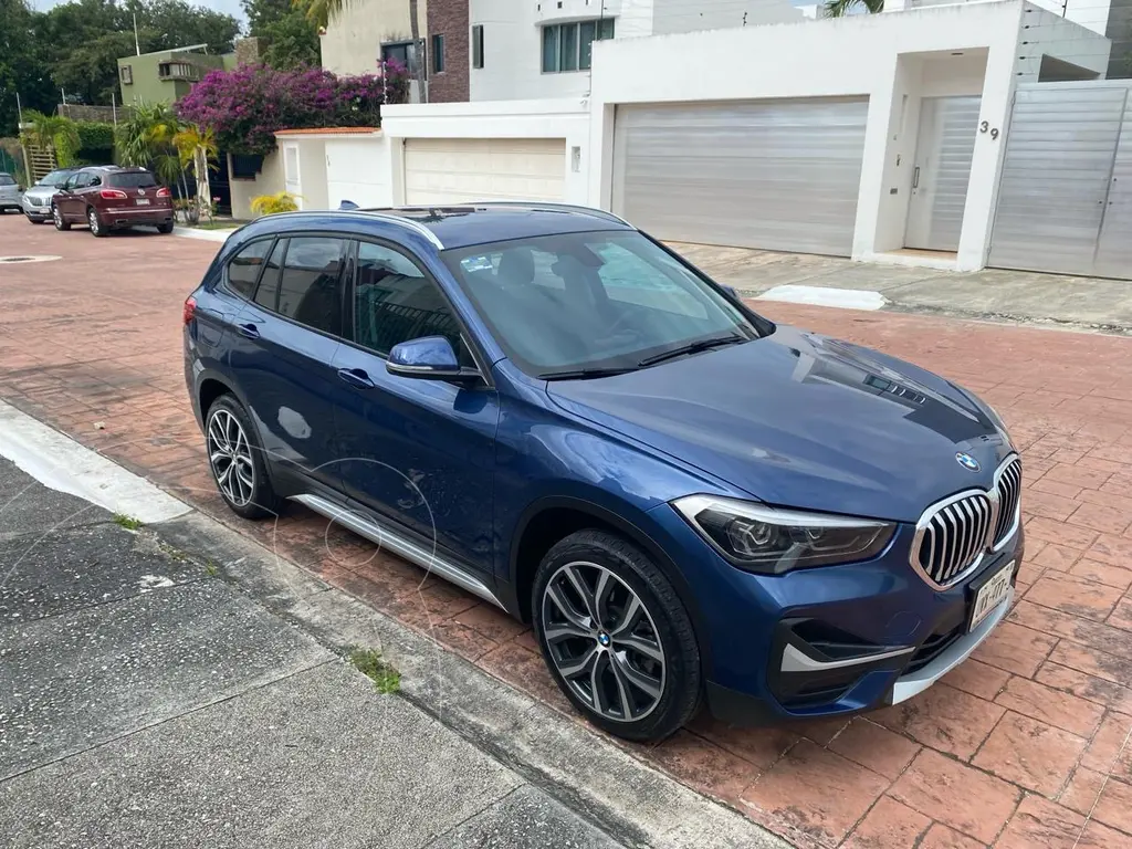 BMW X1 sDrive20i usado (2021) color Azul Medianoche precio $620,000