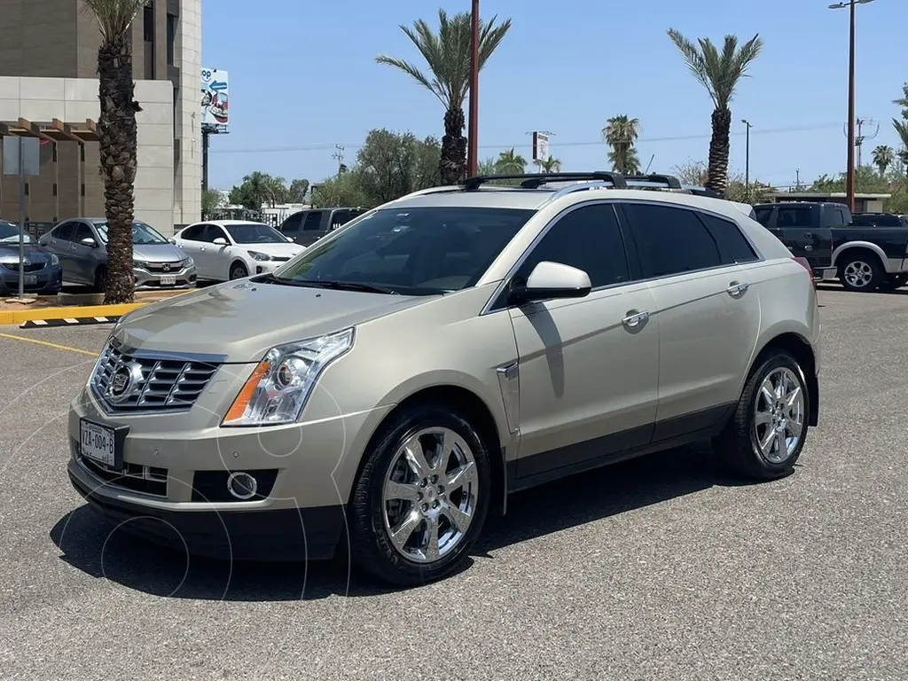 Cadillac SRX Luxury usado (2016) color Champagne precio $295,000