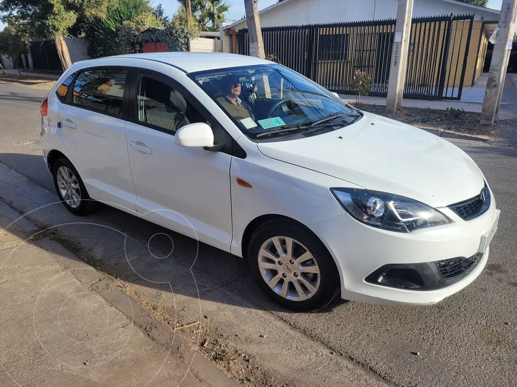 Chery Fulwin 2 Sport 1.5L GLX usado (2019) color Blanco precio $5.500.000