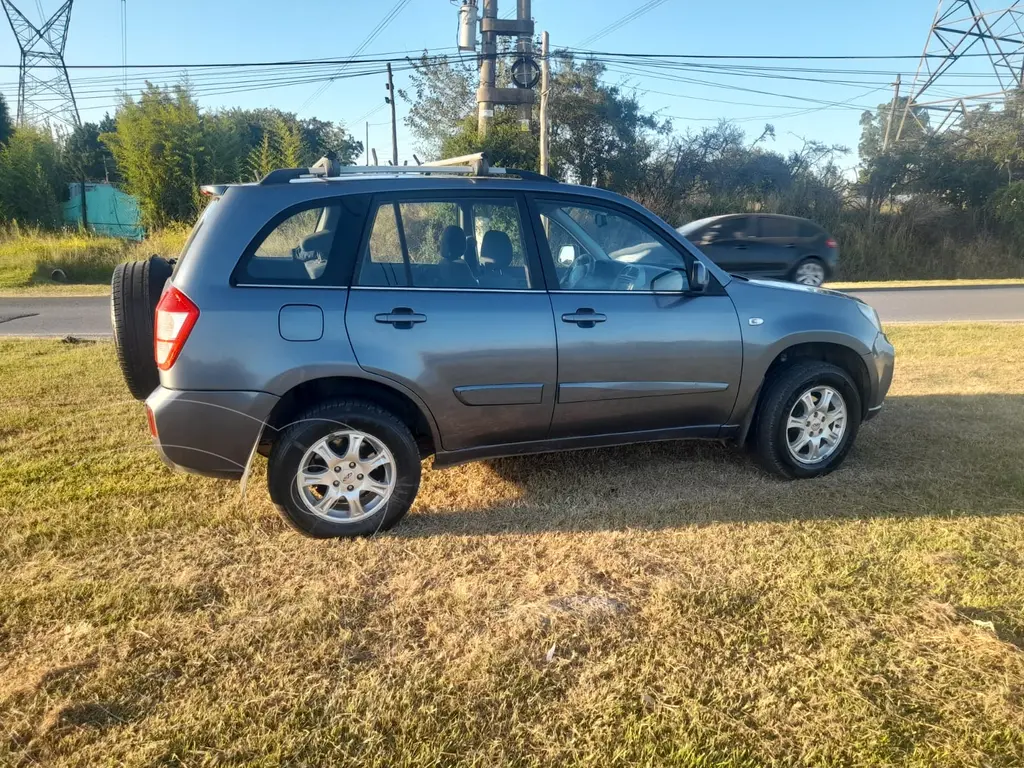 Chery Tiggo 2.0 4x2 Confort usado (2013) color Azul precio u$s6.300