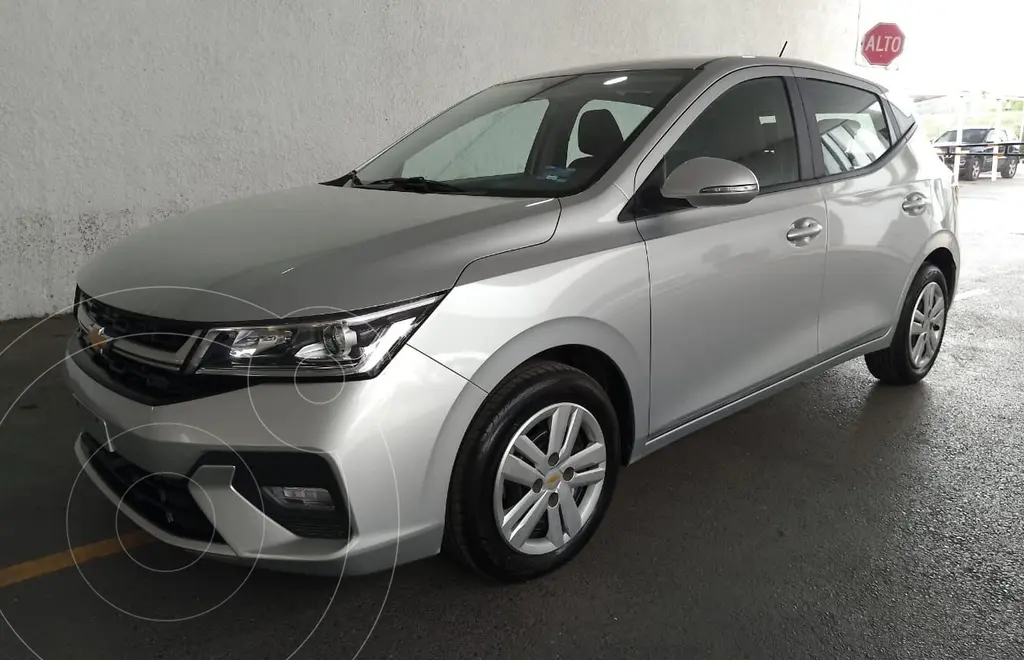 Chevrolet Aveo HB LT usado (2024) color plateado precio $256,000