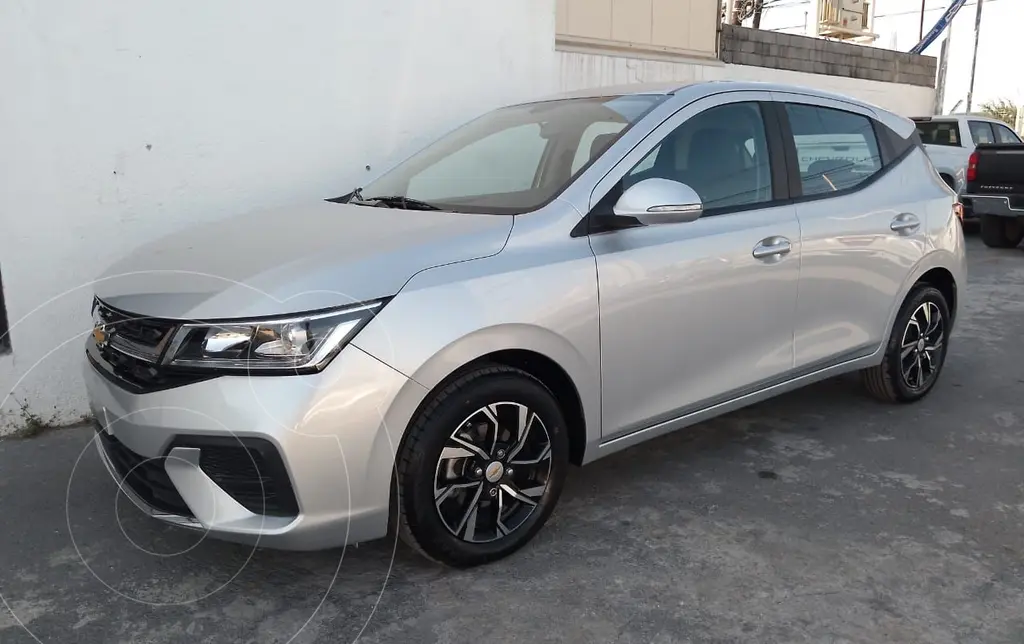 Chevrolet Aveo HB LT usado (2024) color plateado precio $282,000