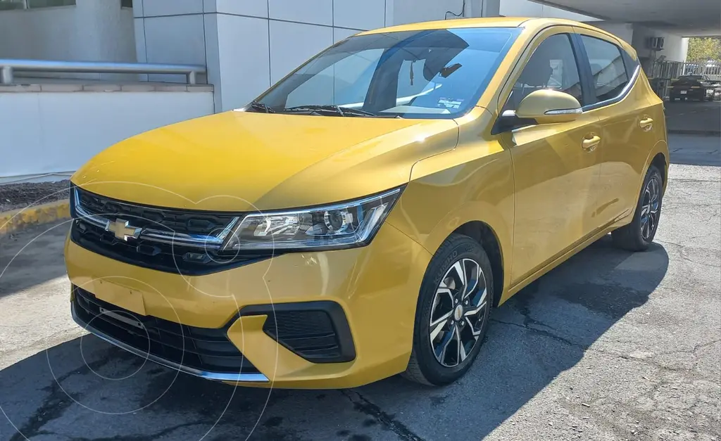 Chevrolet Aveo HB LT Plus usado (2024) color Amarillo precio $293,000