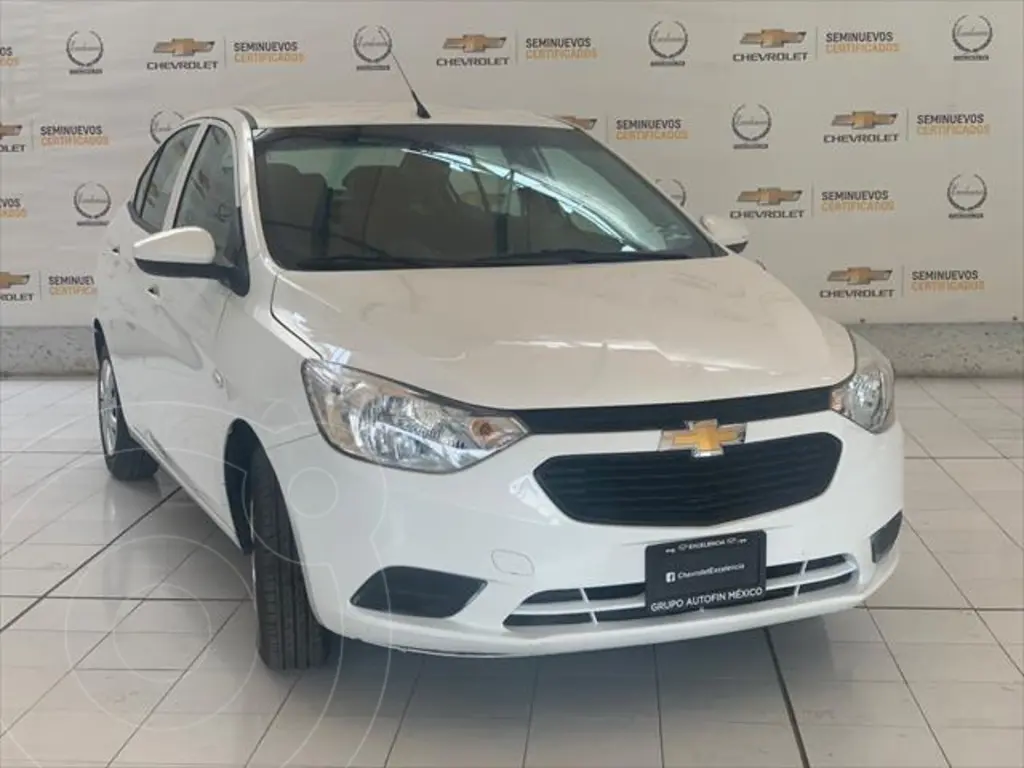 Chevrolet Aveo LS usado (2020) color Blanco precio $207,000