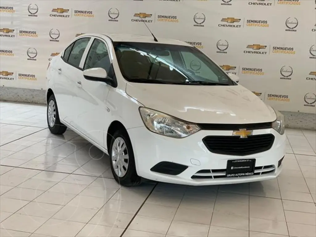 Chevrolet Aveo LS usado (2020) color Blanco precio $204,158