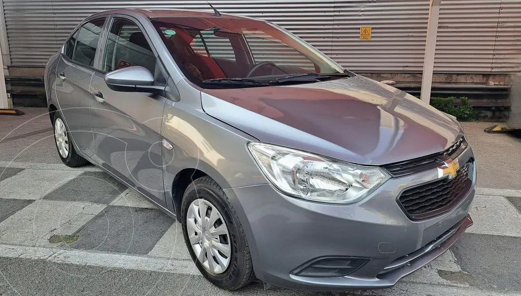 Chevrolet Aveo LS Aut usado (2022) color Gris precio $220,000