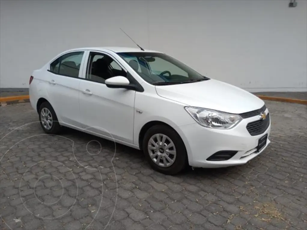 Chevrolet Aveo LS usado (2020) color Blanco precio $206,000