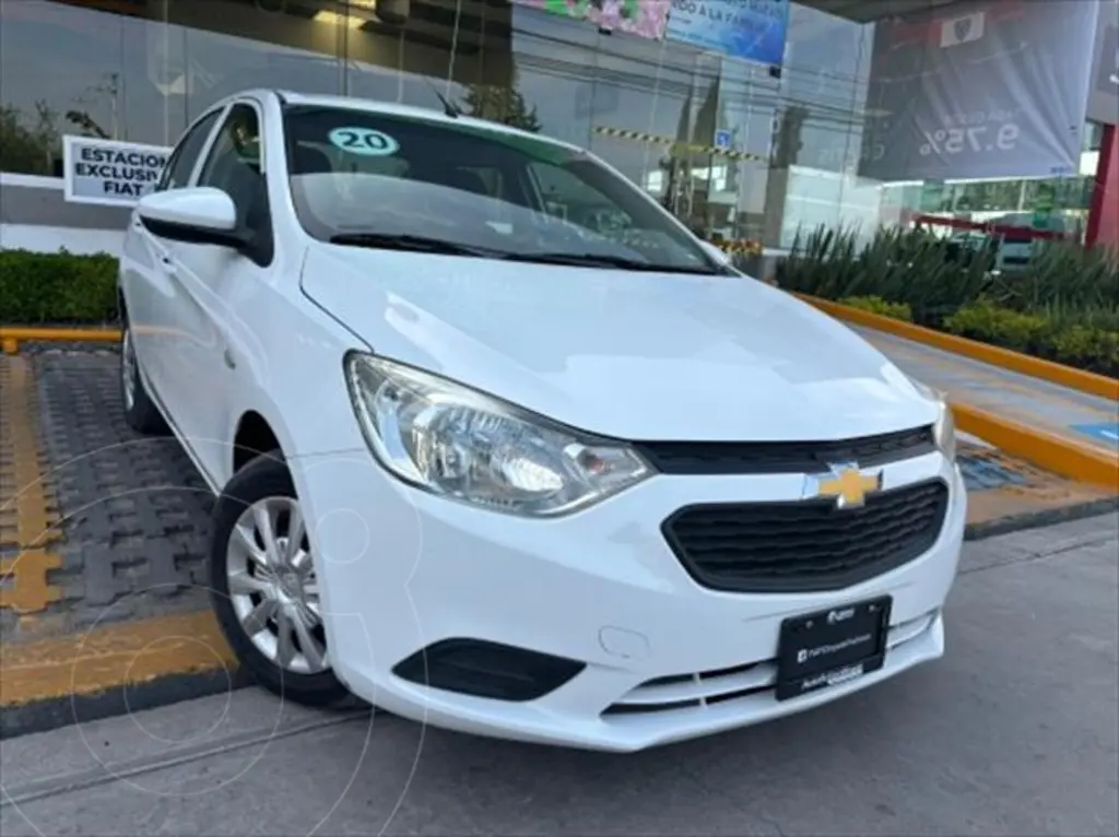 Chevrolet Aveo LS usado (2020) color Blanco precio $210,000