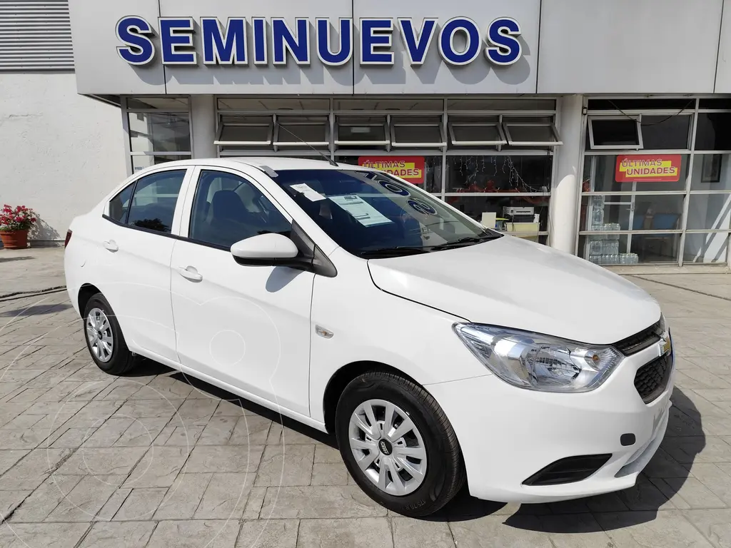Chevrolet Aveo LS usado (2020) color Blanco precio $205,000