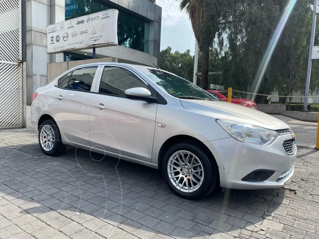 Chevrolet Aveo LT usado (2020) color plateado precio $215,000