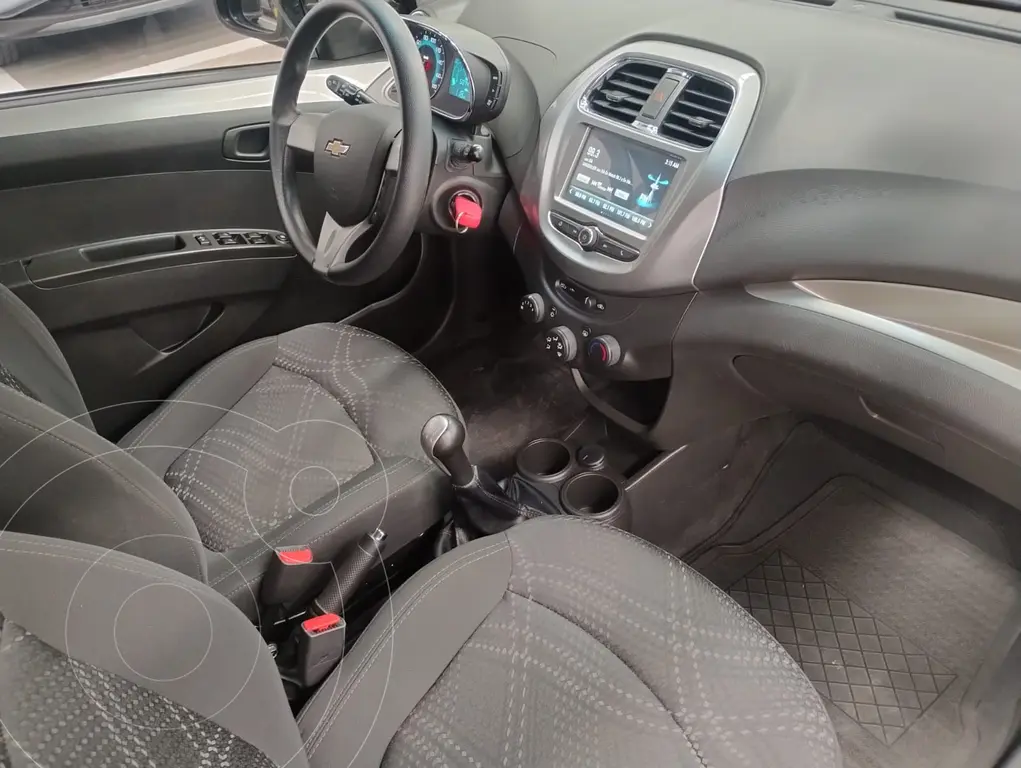 Chevrolet Beat Hatchback LTZ usado (2018) color Gris precio $195,000