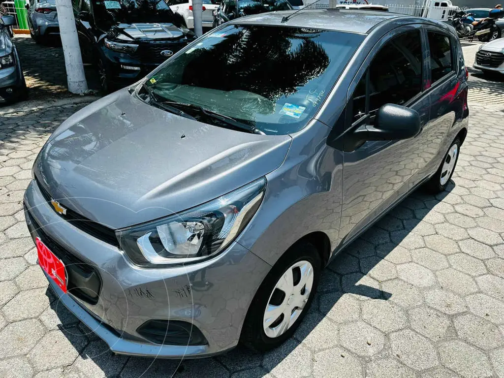 Chevrolet Beat Hatchback LT usado (2018) color Gris precio $179,000