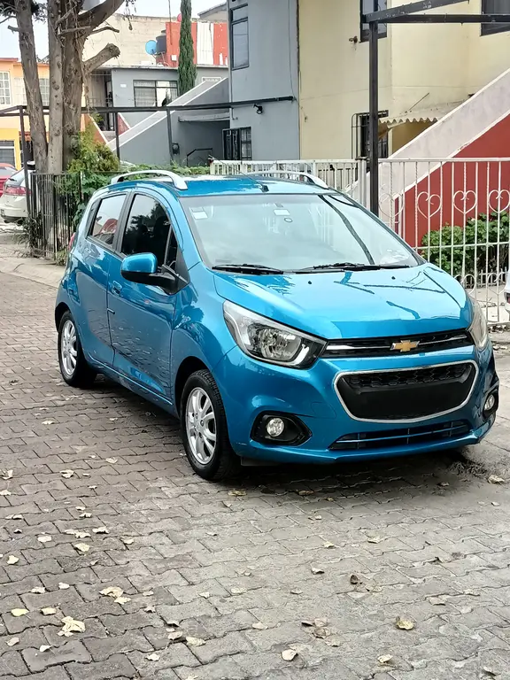 Chevrolet Beat Hatchback LTZ usado (2019) color Azul Espacio precio ...