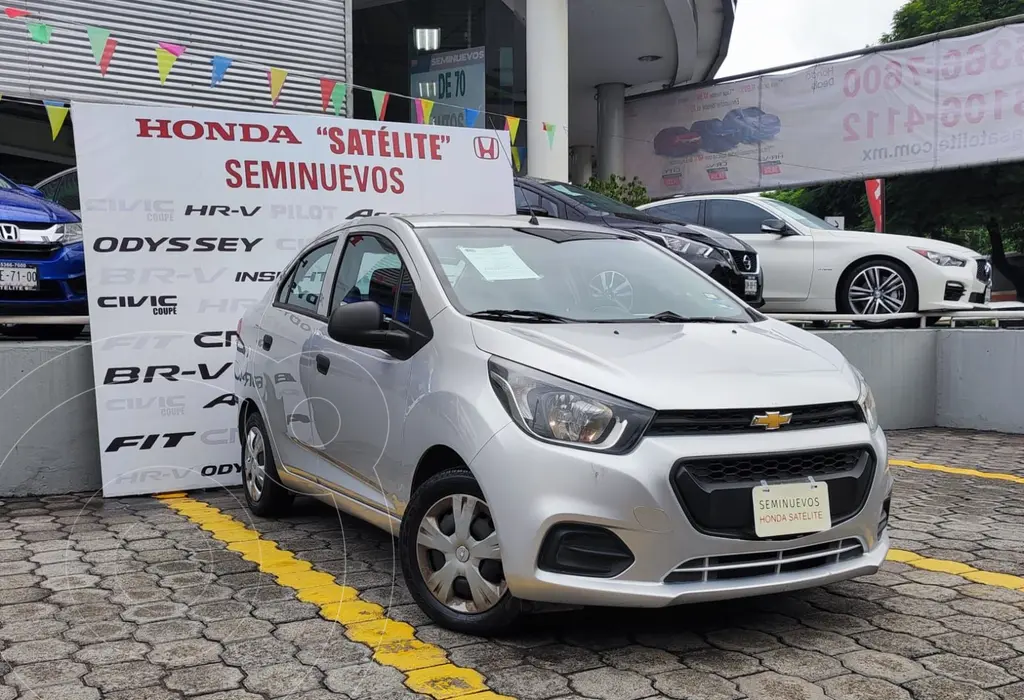 Chevrolet Beat Hatchback LT usado (2021) color plateado precio $201,000