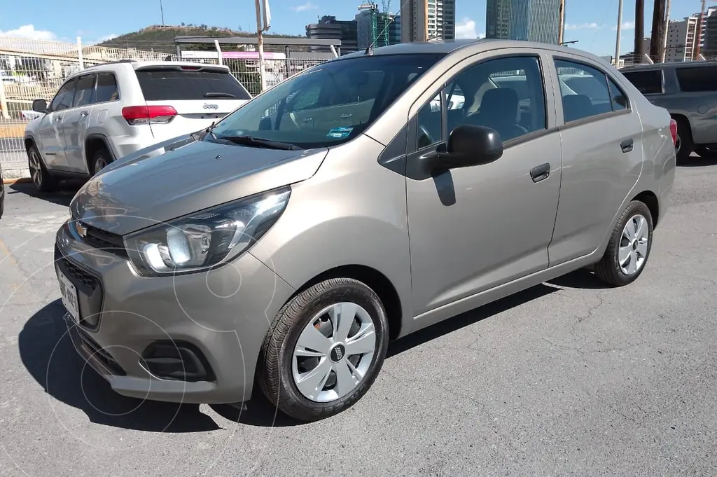 Chevrolet Beat Hatchback LT usado (2018) color Gris precio $210,000