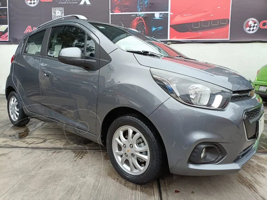 Chevrolet Beat Hatchback LTZ usado (2020) color Gris Titanio precio ...