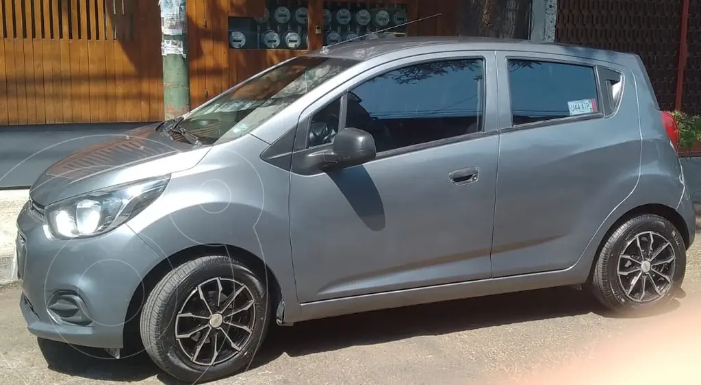 Chevrolet Beat Hatchback LT usado (2018) color Gris Titanio precio $138,000