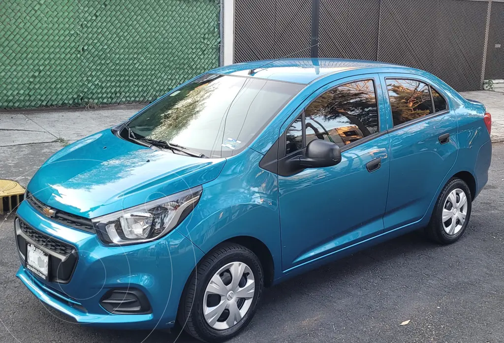 Chevrolet Beat Notchback LT Sedan usado (2019) color Azul Denim precio ...
