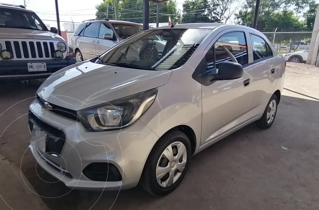 Chevrolet Beat Notchback LT Sedan usado (2020) color Plata Metalico ...