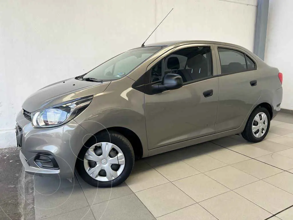 Chevrolet Beat Notchback LS usado (2019) color Gris precio $235,000