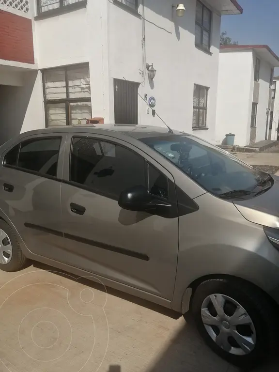 Chevrolet Beat Notchback LT Sedan usado (2018) color Gris Titanio ...