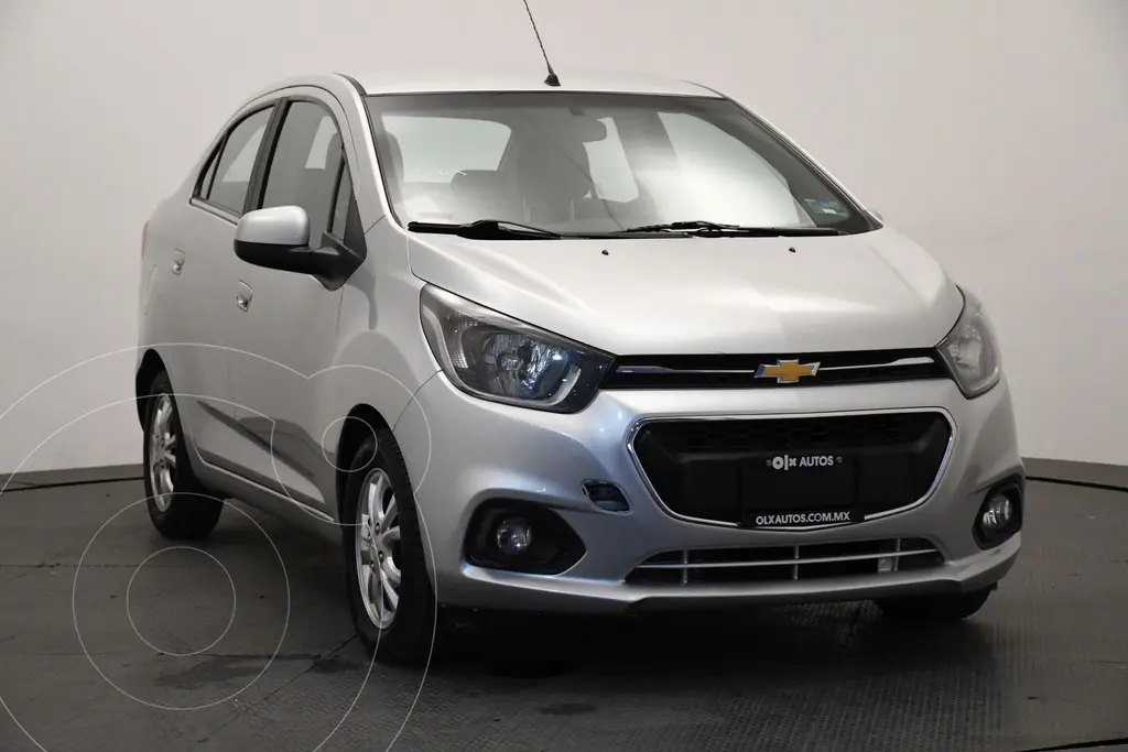 Chevrolet Beat Notchback LTZ Sedan usado (2020) color Plata precio $193,637
