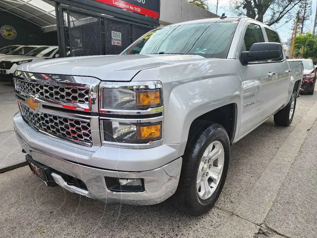 Chevrolet Cheyenne 2500 4x4 Doble Cab LT Z71 usado (2015) color Plata ...