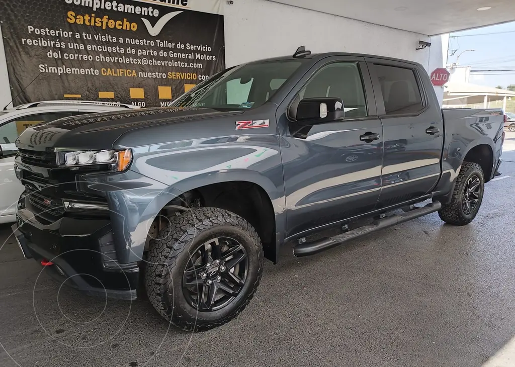Chevrolet Cheyenne Cabina Doble Trail Boss 4X4 usado (2021) color Azul ...