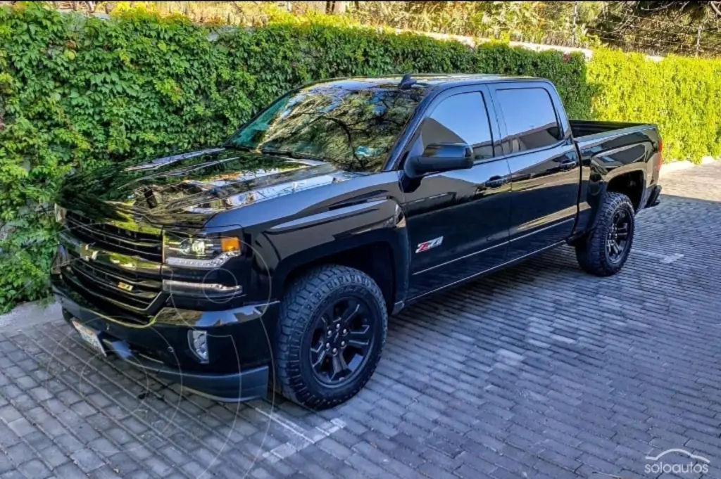Chevrolet Cheyenne 2500 4x4 Doble Cab LTZ usado (2017) color Negro ...