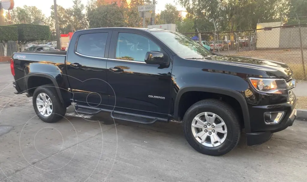 Chevrolet Colorado 3.7L 4x4 Cabina Doble Paq B usado (2017) color Negro ...