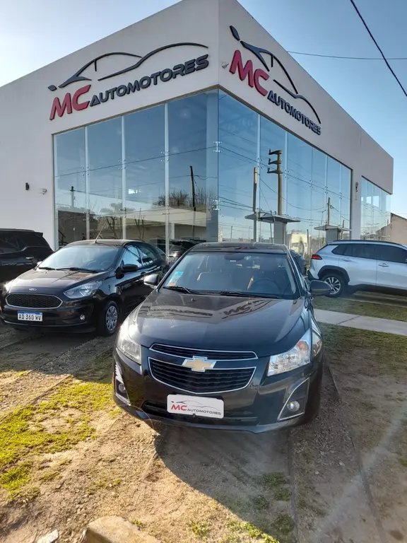 Chevrolet Cruze LTZ TDi usado (2013) color Negro precio u$s11.500