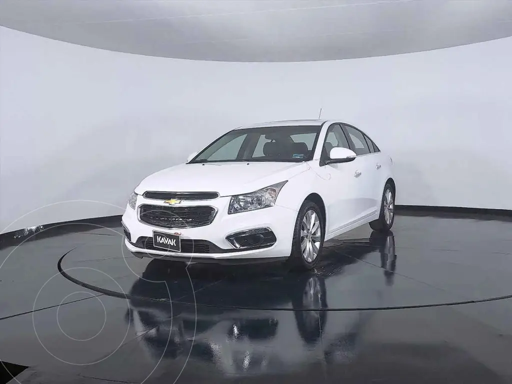 Chevrolet Cruze LTZ Aut usado (2016) color Blanco precio $229,999