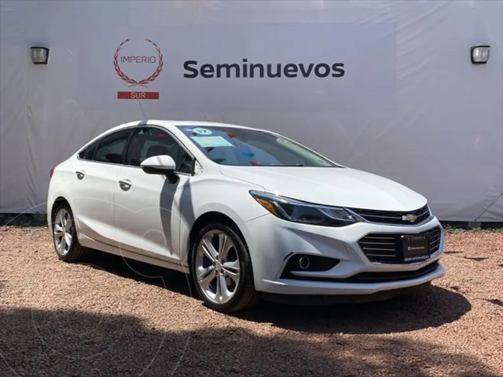 Chevrolet Cruze Premier Aut usado (2017) color Blanco precio $284,000