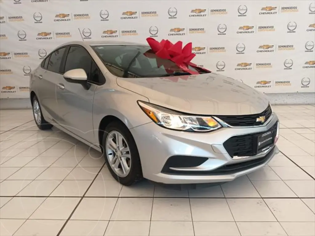 Chevrolet Cruze LS usado (2017) color plateado precio $189,000