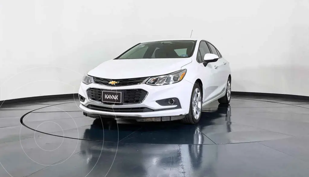 Chevrolet Cruze LT Aut usado (2017) color Blanco precio $230,999