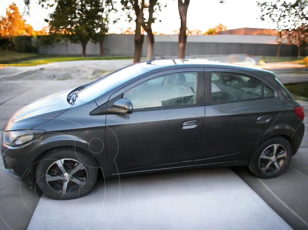 Chevrolet Onix 1.4L LTZ usado (2018) color Gris Oscuro precio $8.200.000