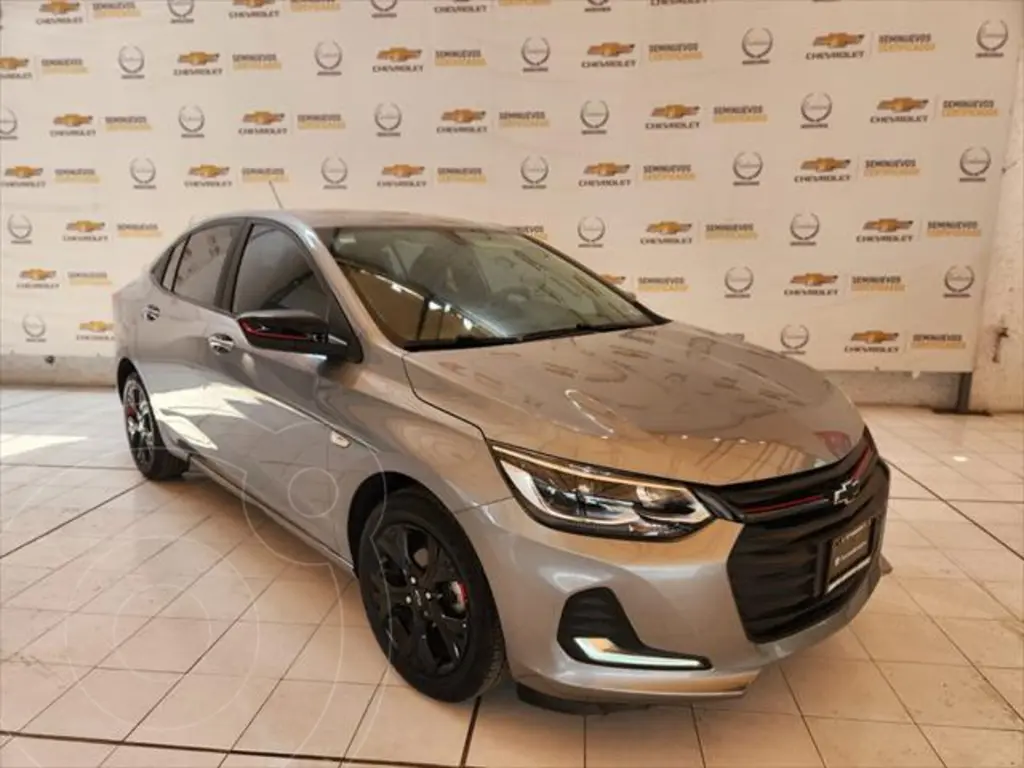 Chevrolet Onix Premier Red Line Aut usado (2023) color Gris precio $299,500