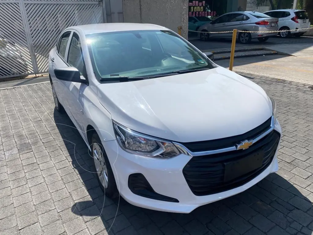 Chevrolet Onix LS Aut usado (2021) color Blanco precio $252,000