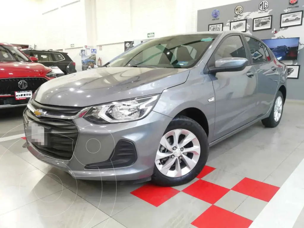 Chevrolet Onix LT usado (2021) color Plata precio $278,000